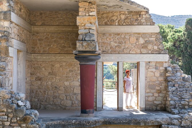 Labyrinth of Knossos Skip-The-Line Ticket With Tour Guide - Cultural and Historical Significance of Knossos