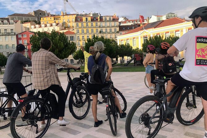 Lisbon City Center Bike Tour - Guides and Local Insights