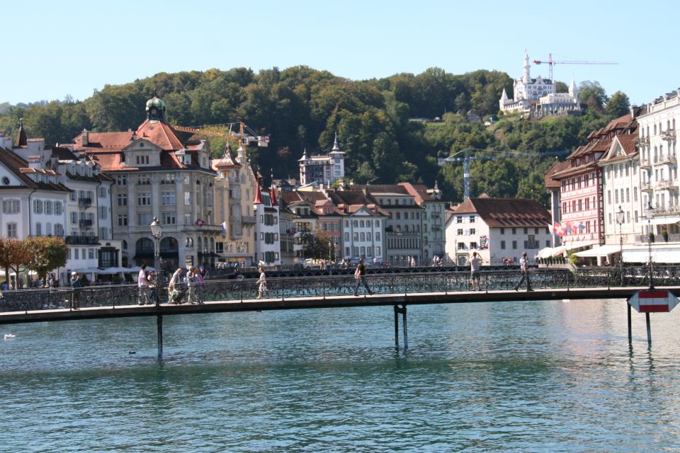 Lucerne: Private Walking Tour With a Local Guide - Navigating the Tour Logistics