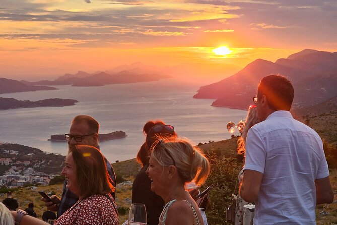 Luxury Sunset Tour With Wine Tasting - Luxurious Transportation and Amenities