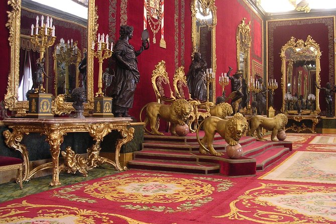 Madrid Sightseeing Tour With Royal Palace Skip the Line - Navigating the Tour: Meeting Points and Transportation Details