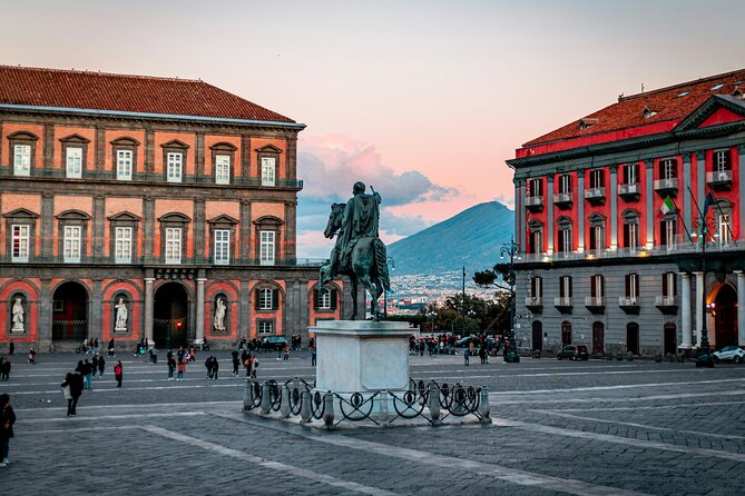 Naples Private Food Walking Tour From Pizza to Limoncello - The Role of the Knowledgeable Local Guide
