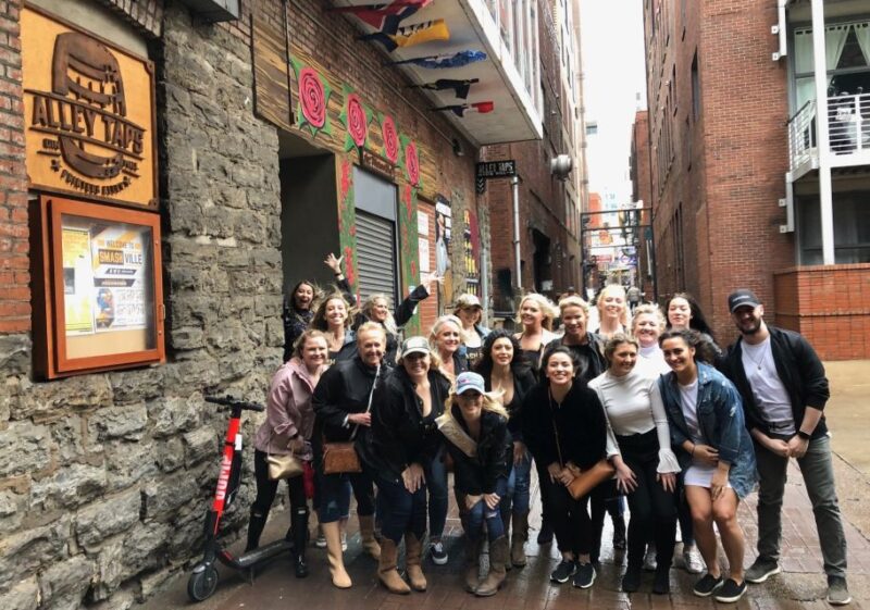 Nashville: The Ville All-Inclusive Pub Crawl - The Atmosphere and Vibe