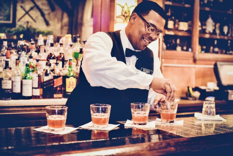 New Orleans: Afternoon Cocktail Walking Tour with Drinks - Who Will Love This Tour?