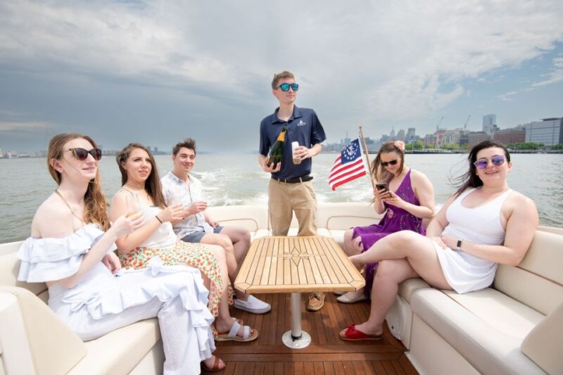 NYC: Fall Foliage Private Yacht Tour - A Closer Look at the NYC Fall Foliage Private Yacht Tour