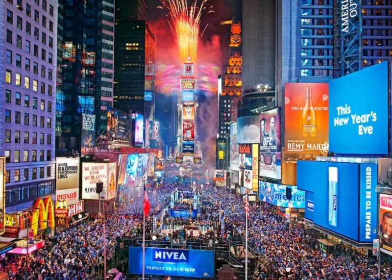 NYC: Holiday Lights Guided Bus Tour - Who Will Enjoy This Tour?