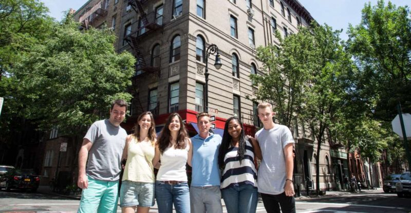 NYC: Manhattan TV and Movie Bus Tour with Actor Guide - Who Will Love This Tour?