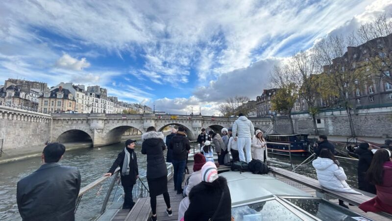 Paris: Illuminations River Cruise With Audio Commentary - Meeting Point and Schedule