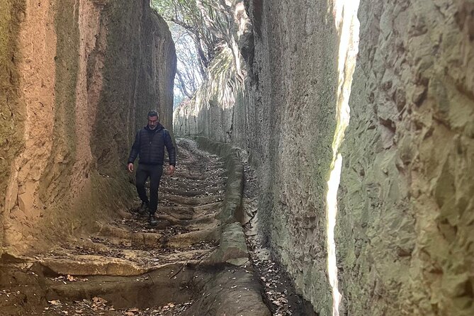 Pitigliano in the Footstep of the Etruscan: Hike and Wine Tasting - Savoring the Culinary Delights