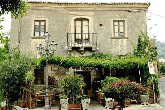 Private and Guided Godfather Tour From Taormina With Lunch - Meal Experience