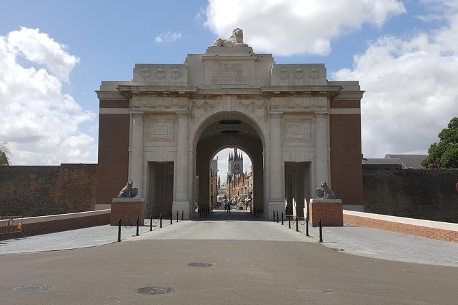 Private Canadian WW1 Vimy & Somme Battlefield Tour From Arras or Lille - Experiencing the Tunnels of the Battle of Vimy