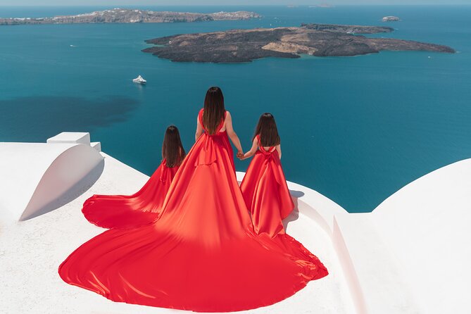 Private Flying Dress Photoshoot in Santorini - Photoshoot Assistant