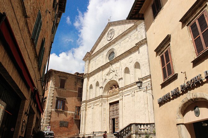 Private Guided Tour of Montepulciano With Wine Tasting - Guided Exploration of Montepulcianos History