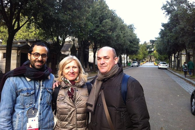 Private Guided Tour to Père Lachaise Cemetery in Paris - Meeting Point and Accessibility