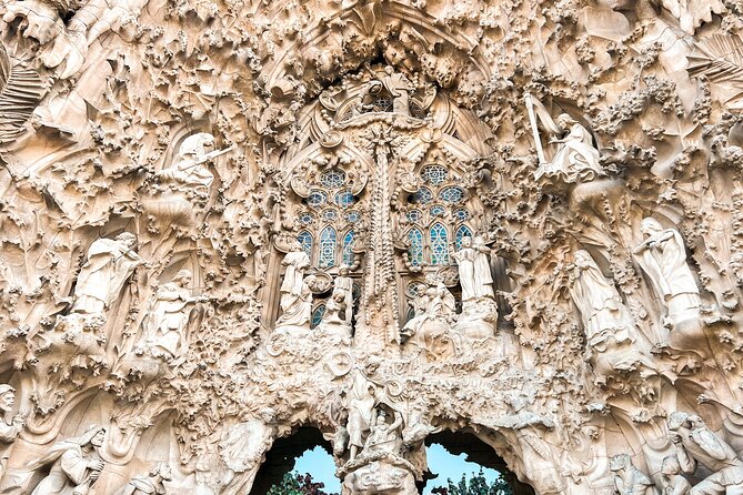 Private Sagrada Familia and Park Guell With Pickup - Accessibility and Special Needs