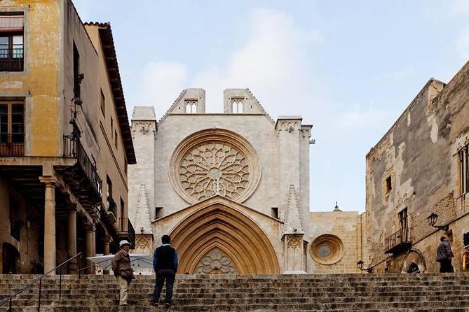 Private Tarragona and Sitges Tour With Hotel Pick-Up From Barcelona - Exploring Sitges