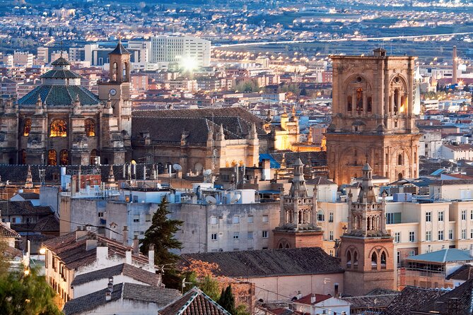 Royal Chapel and Granada Cathedral Guided Tour - Discovering the Granada Cathedral