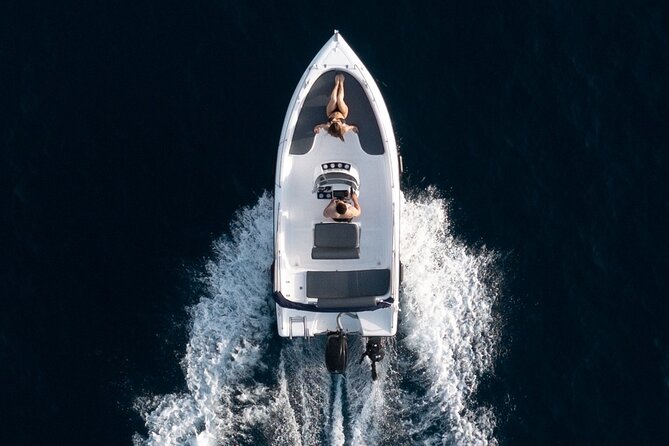 Santorini License-Free Boat Rental: Be a Captain for a Day - Safety Considerations and Accessibility