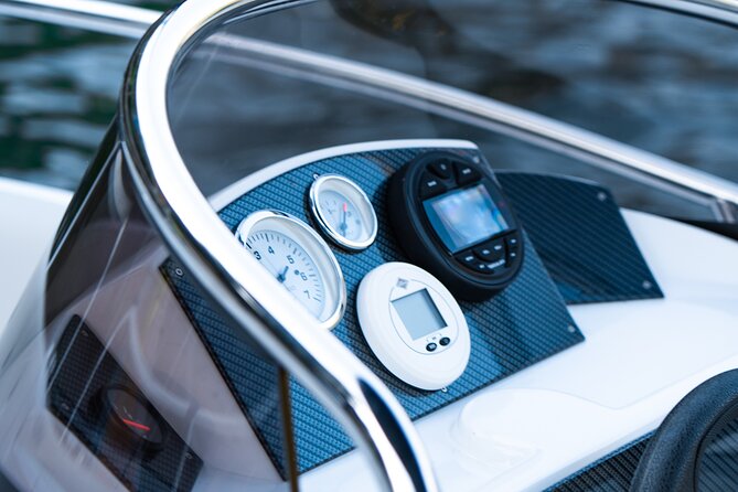Self Driving Boats on Lake Como - Accessibility and Transportation
