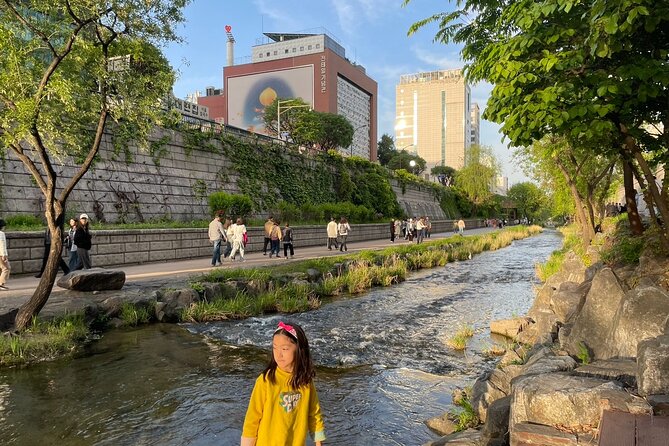 Seoul Fun Food Tour: 12 different food tasting - Meeting and Ending Points