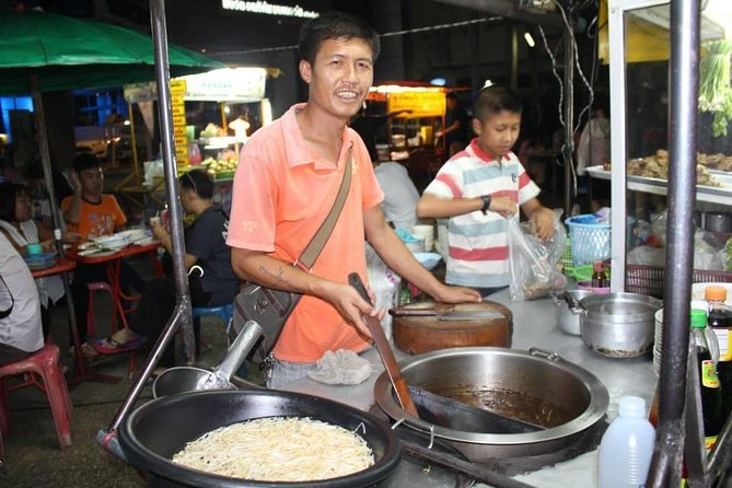 Small-Group Chiang Mai Evening Street Food Tour - What to Expect from the Experience