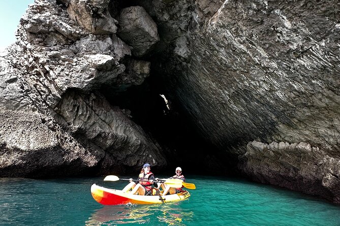 Small Group Kayak Tour to Arrábida Beaches With Lunch From Lisbon - Meeting and Pickup Logistics