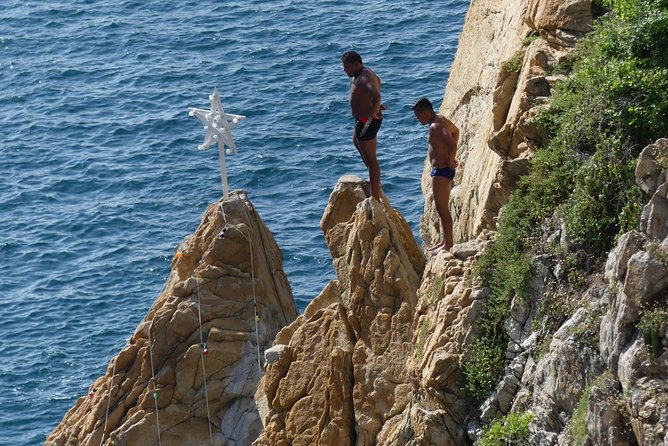 Small-Group or Private All Inclusive 4 Hours City Tour & Divers - Opportunities for Alcoholic Beverages During the Tour