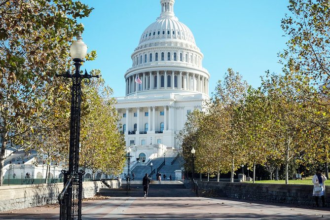 Small Group Tour of DC With Reserved National Archives Entry - Seasonal Activities: Georgetown Boat Ride or Kennedy Center Exploration