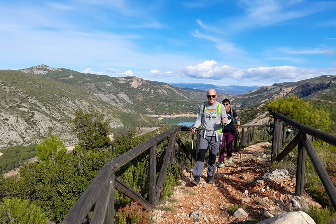 Stunning Hike Around Buseo Reservoir - Scenic Vistas of the Reservoir