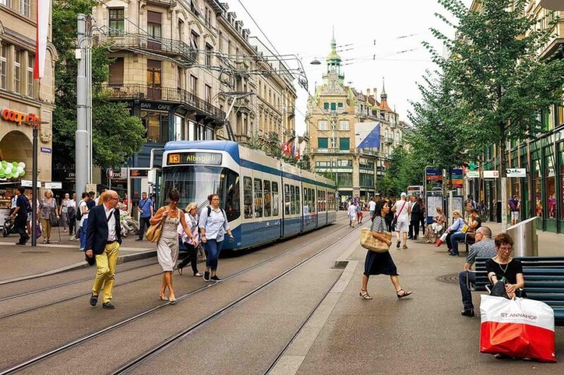Zurich: Stein Am Rhein, Rhine Falls & Lake Boat Cruise - Discovering Bahnhofstrasse
