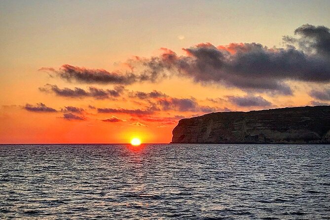 3-Hour Dolphin Watching at Sunset With Aperitif - Traveler Recommendations and Accolades