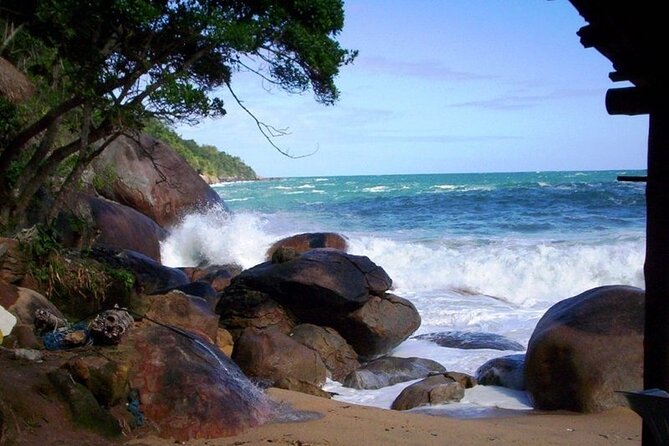 Adventure Experience to Saco Bravo Waterfall - BY PARATY TOURS - Preparing for the Hike