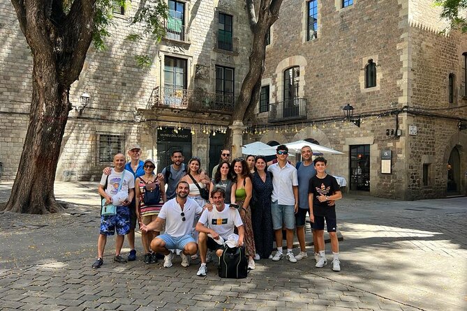 Barcelona: Sagrada Familia, Modernism and Gothic Quarter - Tour Logistics and Meeting Information