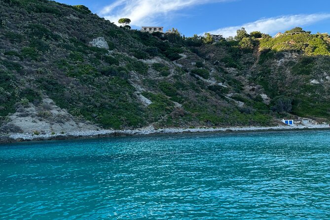 Boat Tour Along the Coast of the Gods With Snorkeling - Food and Drink Offerings