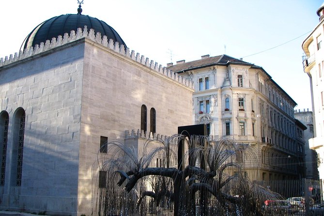 Budapest Dohany Synagogue & Hungarian Jewish Museum & Free Extras - Exploring the Dohany Synagogue