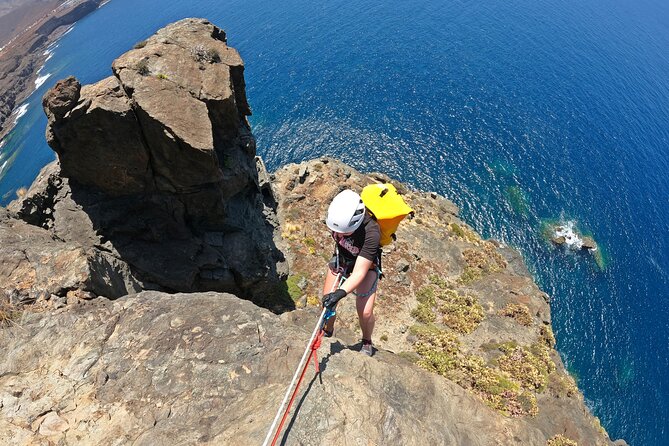 Coasteering Xtreme Gran Canaria: an Ocean & Mountain Adventure - Group Size and Meeting Point