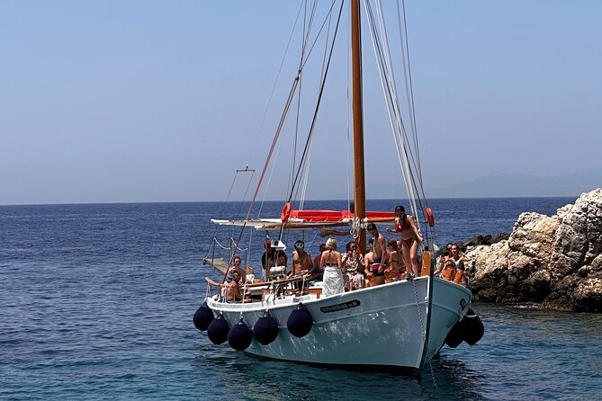 Daily Boat Trip Antiparos & Despotico - Exploring Antiparos and Despotico