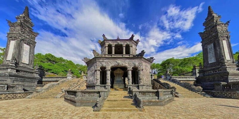From Da Nang: Hue Imperial City Private Tour with Lunch - Strolling at Dong Ba Market