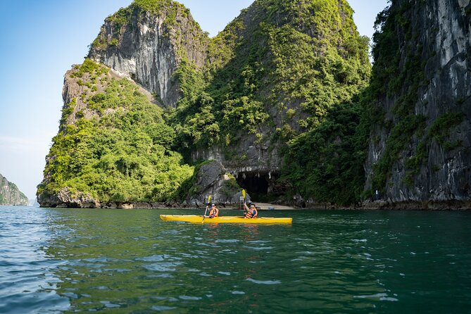 From Hanoi: 2D1N Ha Long Bay Deluxe Cruise with Bus Limousine - The Sum Up