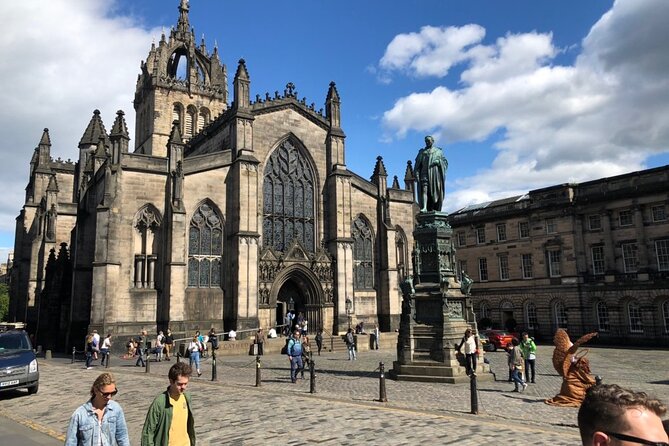 Historic Edinburgh and Rosslyn Chapel Full-Day Private Tour in a Premium Minivan - Exploring Historic Edinburgh