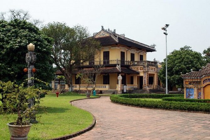 Hue Tour: Walking in Imperial City with Optional Dragon Boat - Practical Tips for Travelers