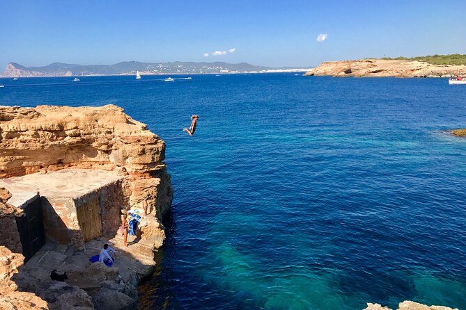 Jeep Wrangler Tour Ibiza - Meeting Point and Pickup Information