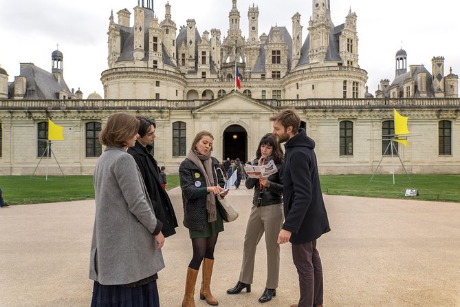 Loire Valley Castles Trip With Chenonceau and Chambord From Paris - Experiencing Chateau De Cheverny