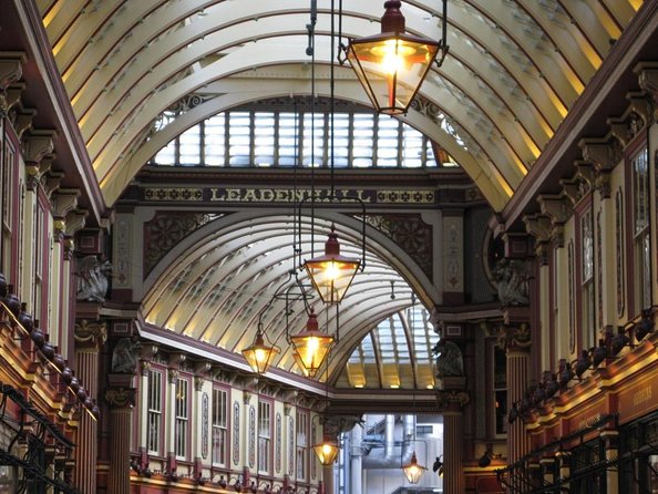 London Christmas Carol & Charles Dickens Small Group Walking Tour - Key Points