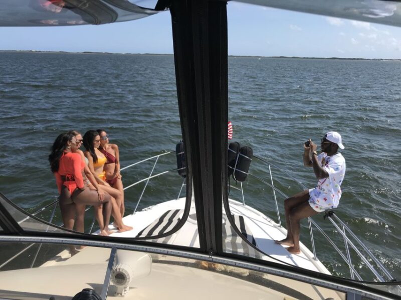 Long Island: Yacht Charters, Location: Port Jefferson Harbor - The Sum Up