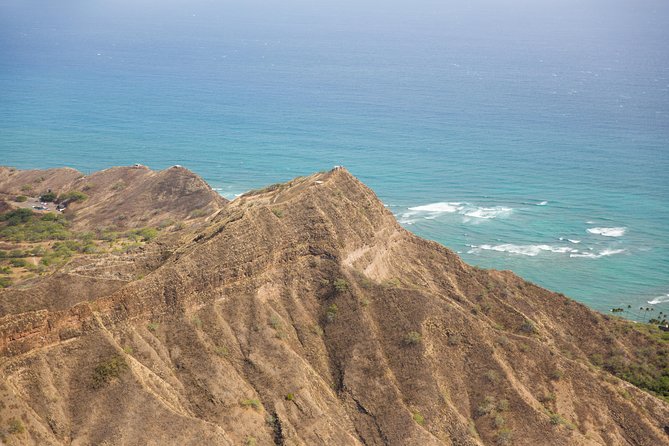 Magnum PI Hughes 500 4-Passenger Doors-Off Helicopters - Who Should Consider This Tour?