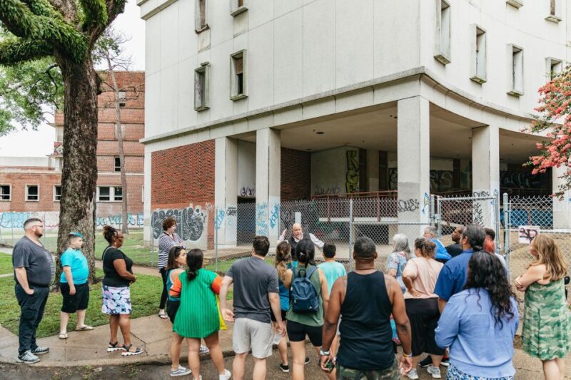 New Orleans: Dead of Night Ghosts and Cemetery Bus Tour - Who Will Love This Tour?