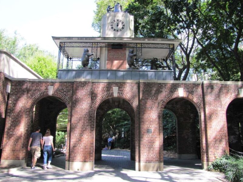 NYC: Central Park Guided Walking Tour English-Spanish - Authentic Experiences and Authenticity