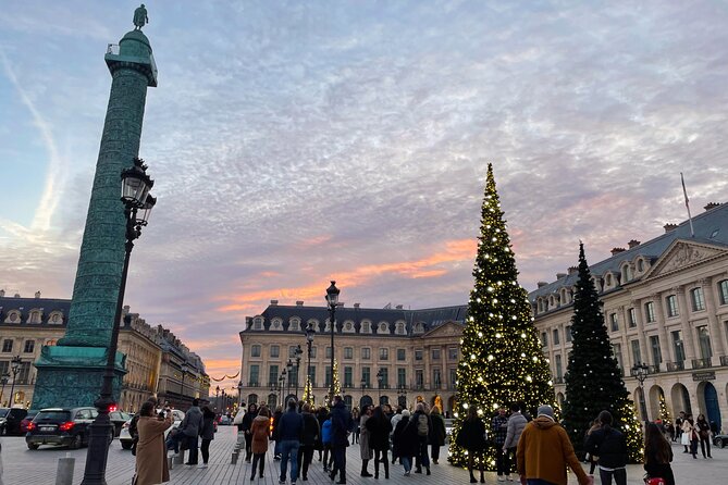 Paris Christmas Lights Small Group Walking Tour With Local Guide - Discovering the Festive Charm of Paris
