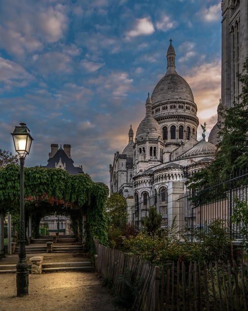 Paris: Montmartre Hidden Gems Walking Tour With Local Guide - Explore the Bohemian District of Montmartre
